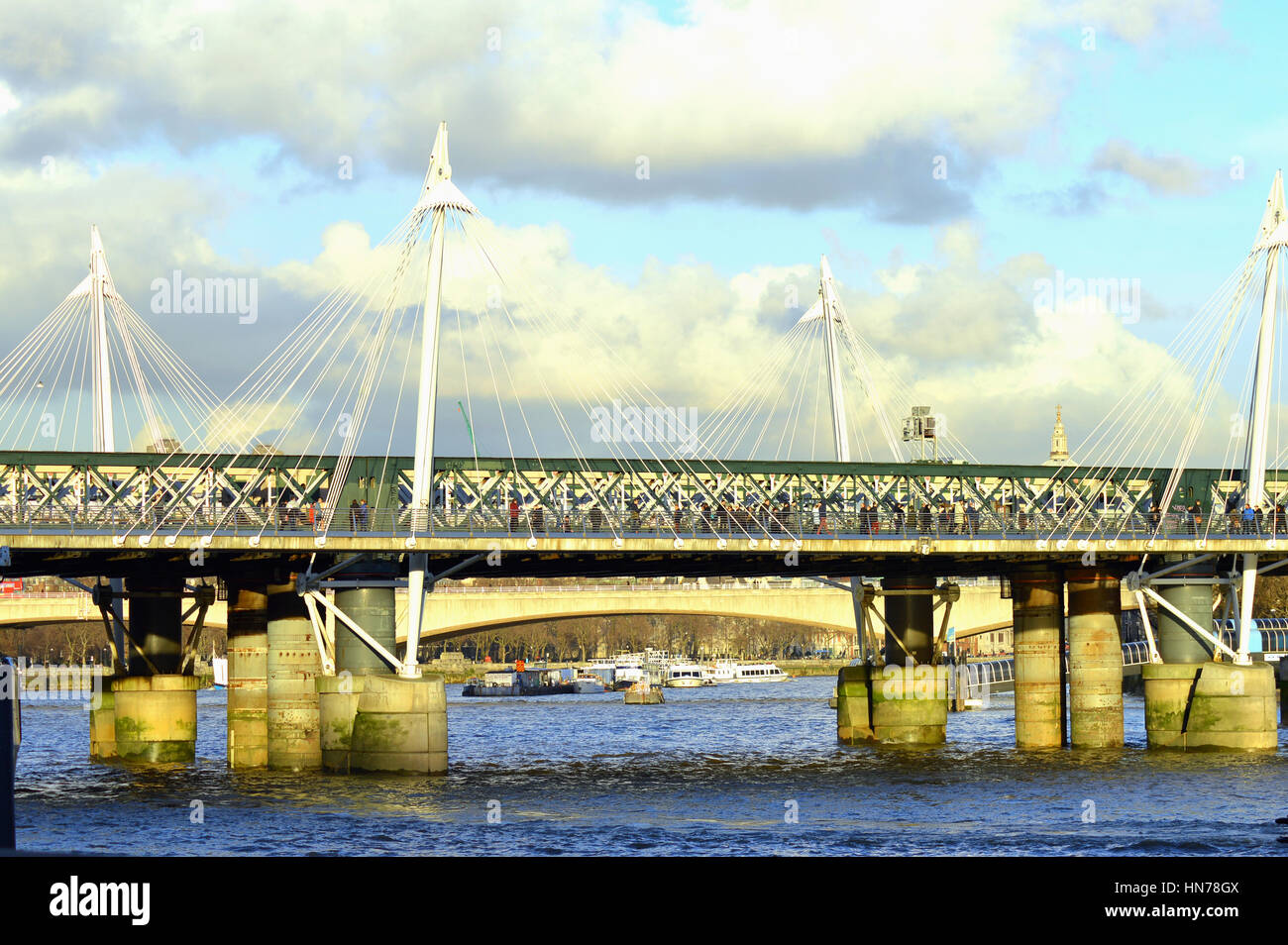 Hungerford railway and pedestrian bridge hi-res stock photography and ...