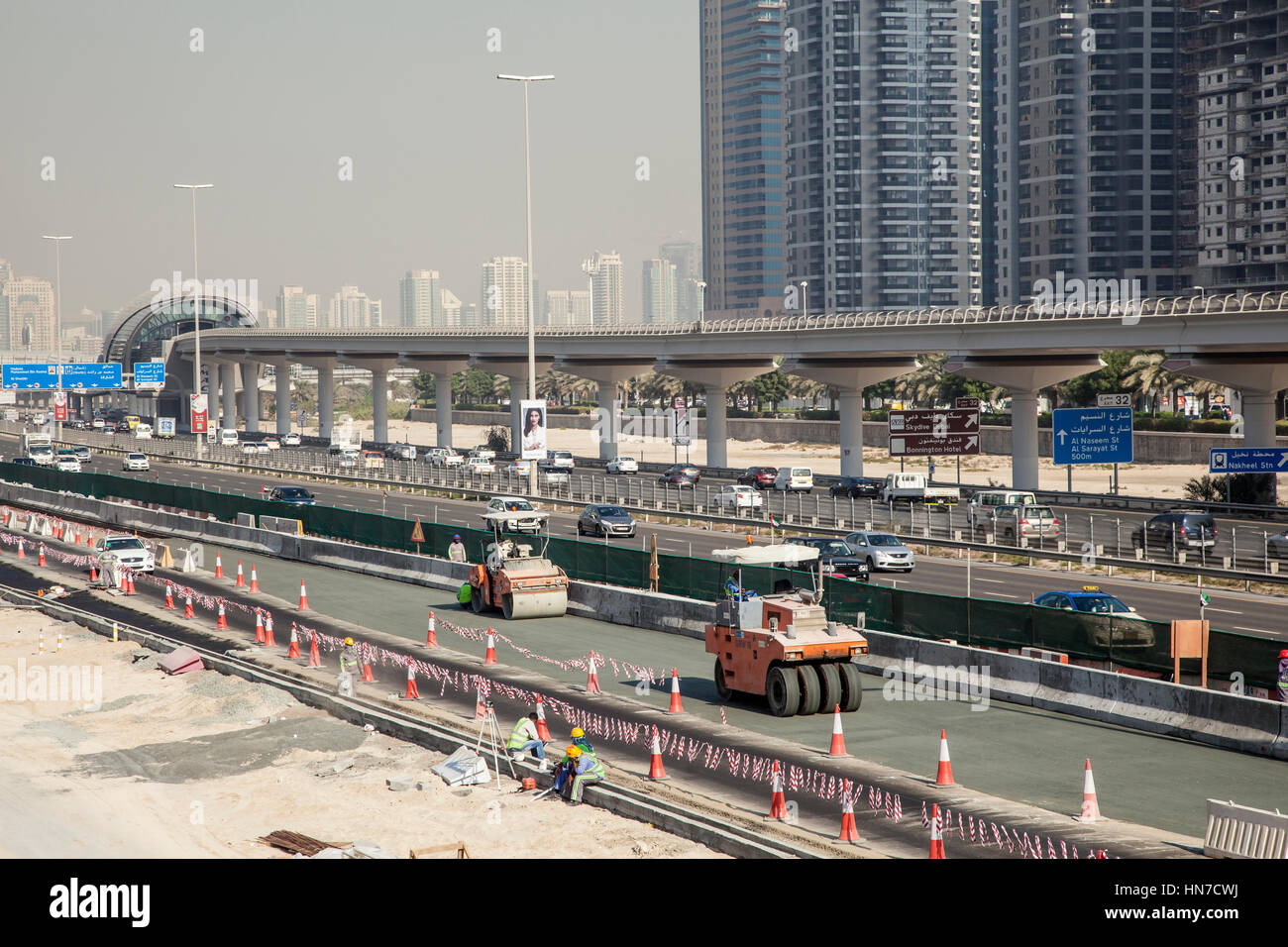 Uae dubai highway motorway construction hi-res stock photography and ...