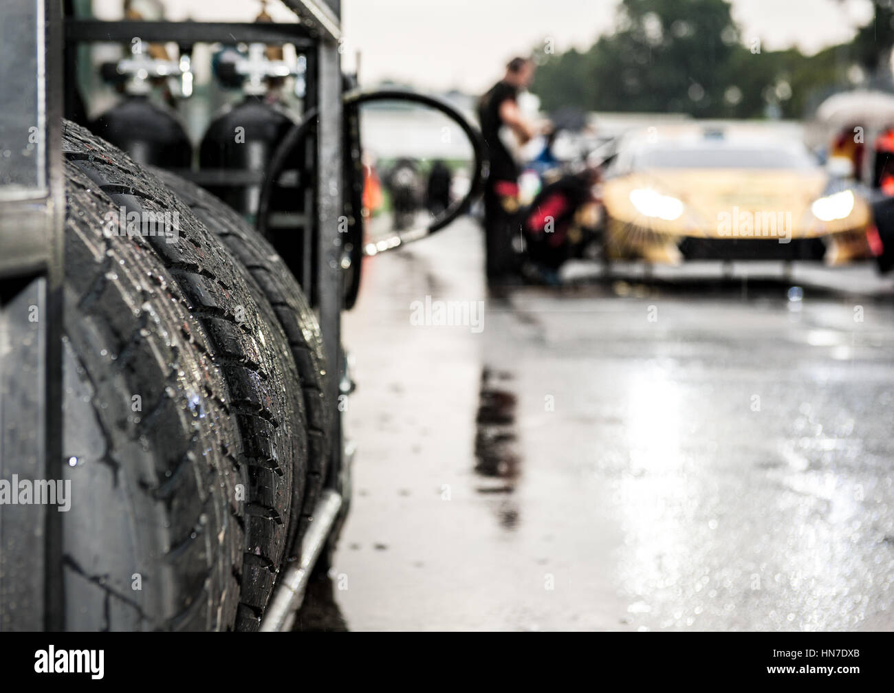 Wet race track hi-res stock photography and images - Alamy