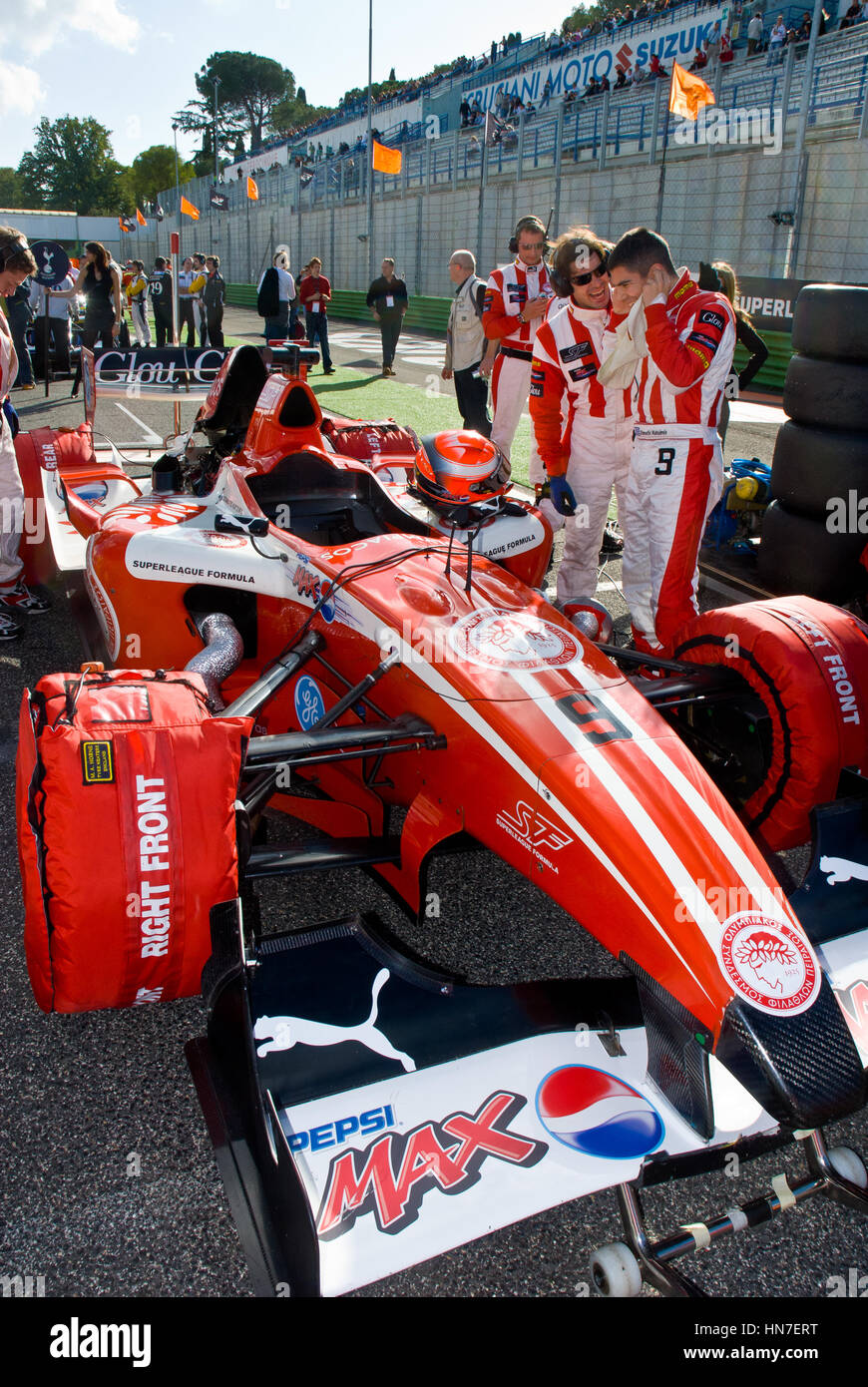 Car starting line hi-res stock photography and images - Alamy