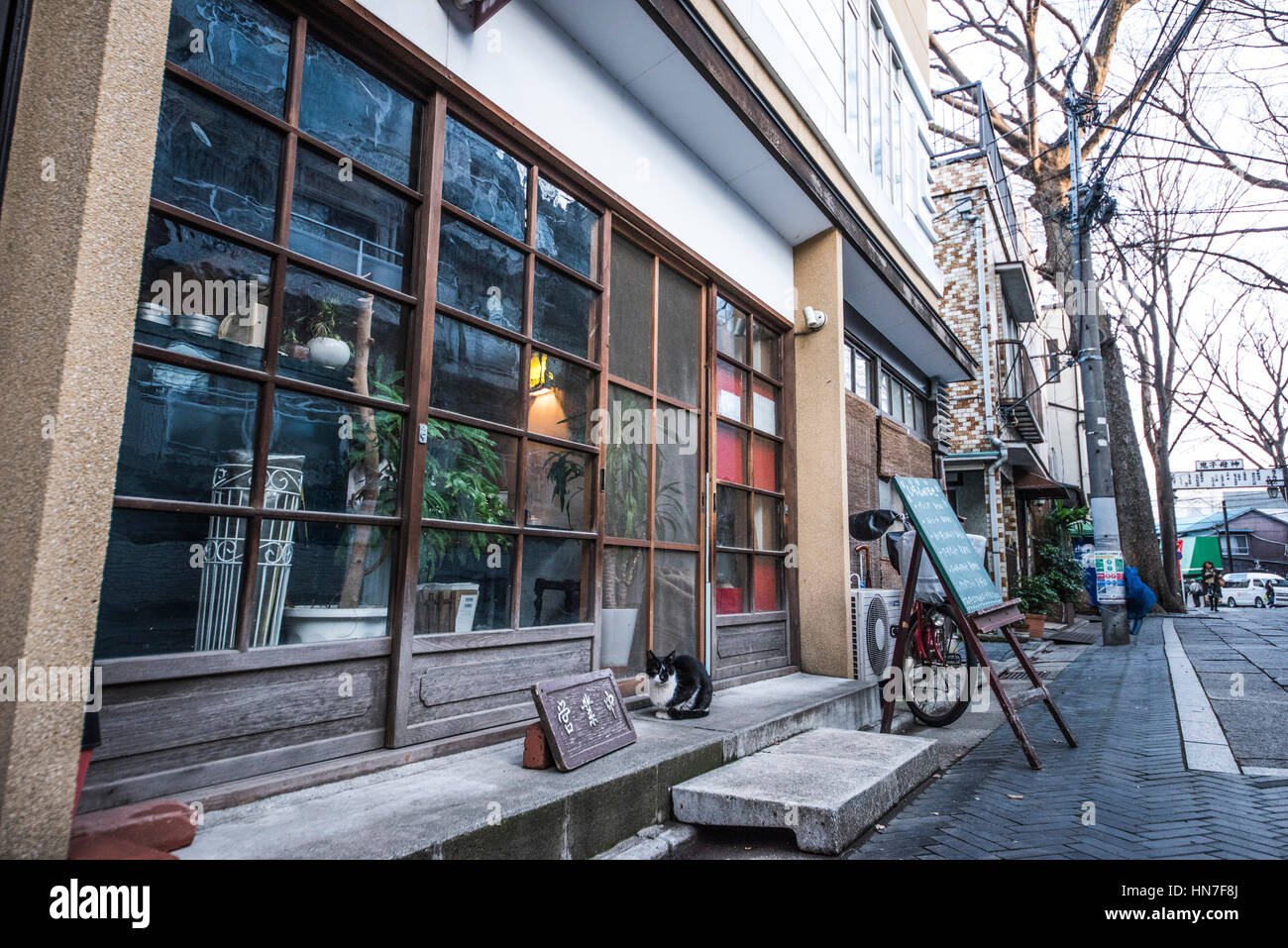 Cafe in front of Kishimojin Jinja, Zoshigaya, Toshima-Ku, Tokyo, Japan ...