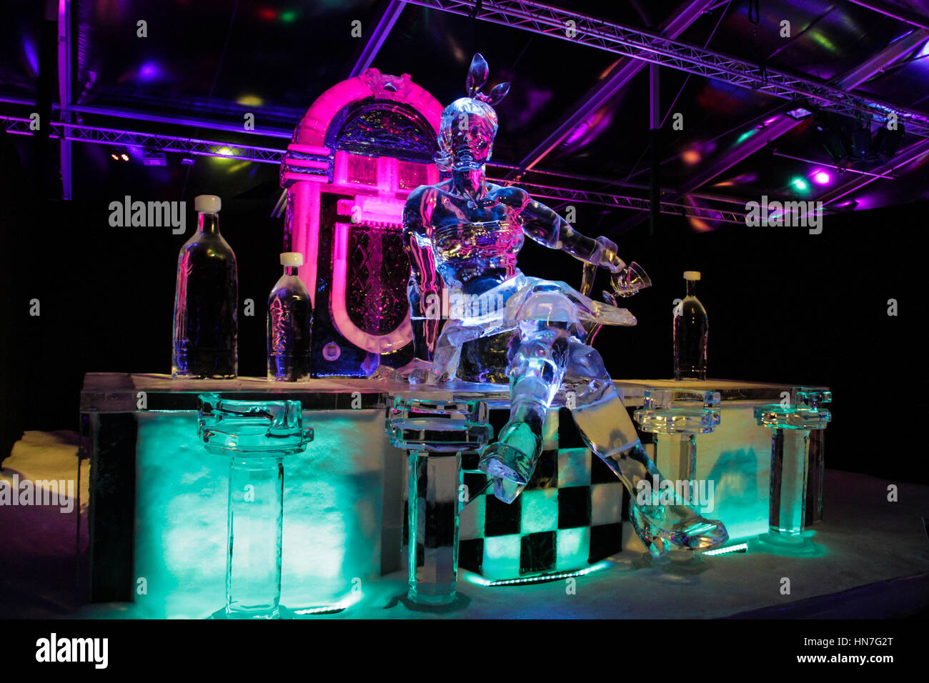 Woman ice sculpture hi-res stock photography and images - Alamy