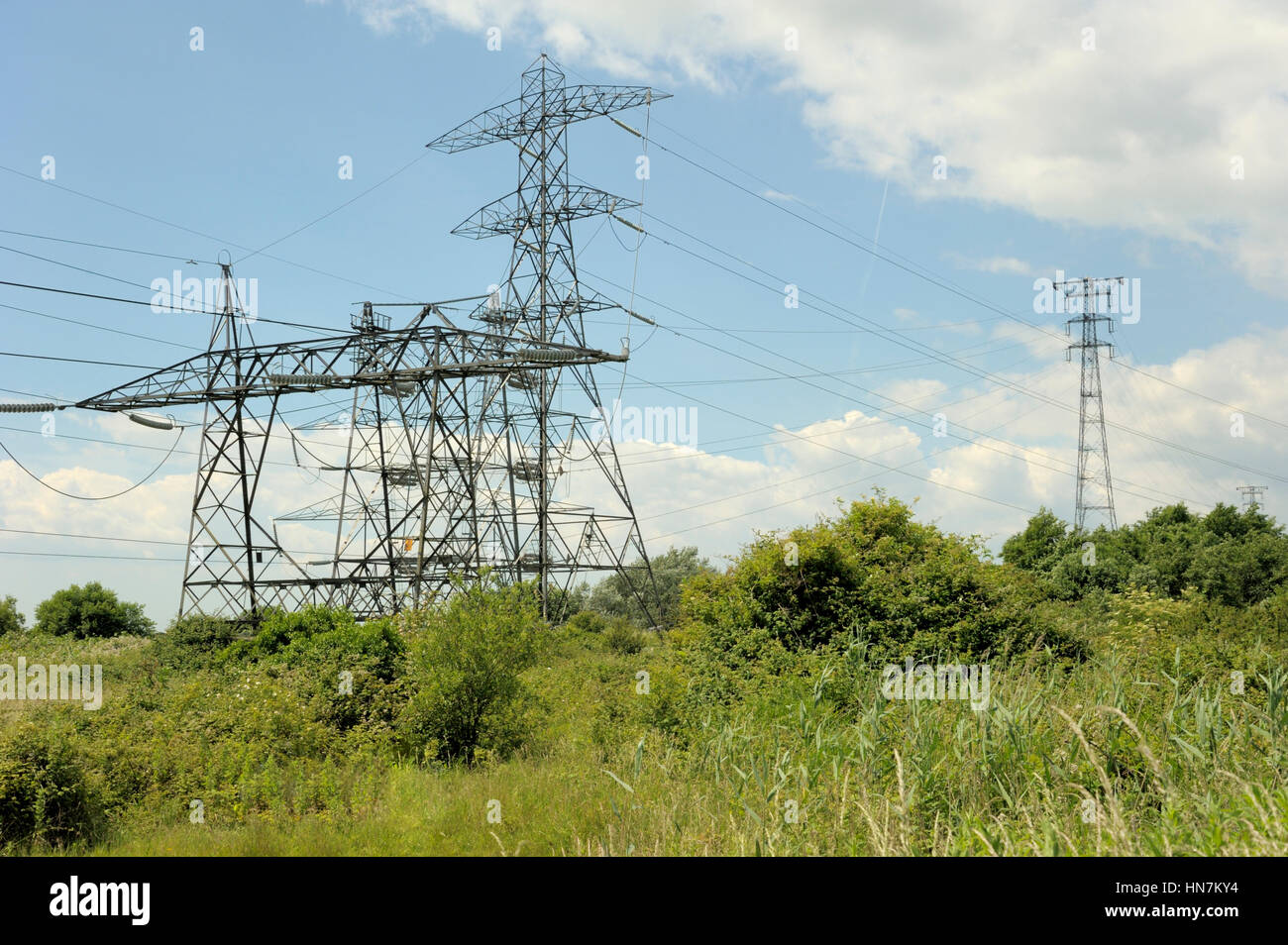 Tall pylons hi-res stock photography and images - Alamy