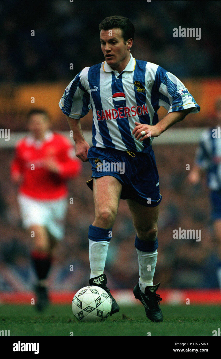 ANDY SINTON SHEFFIELD WEDNESDAY FC 14 February 1994 Stock Photo - Alamy