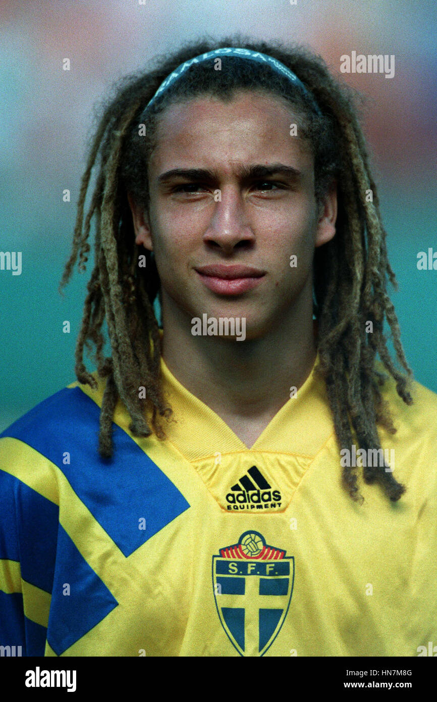 Henrik larsson 1994 hi-res stock photography and images - Alamy