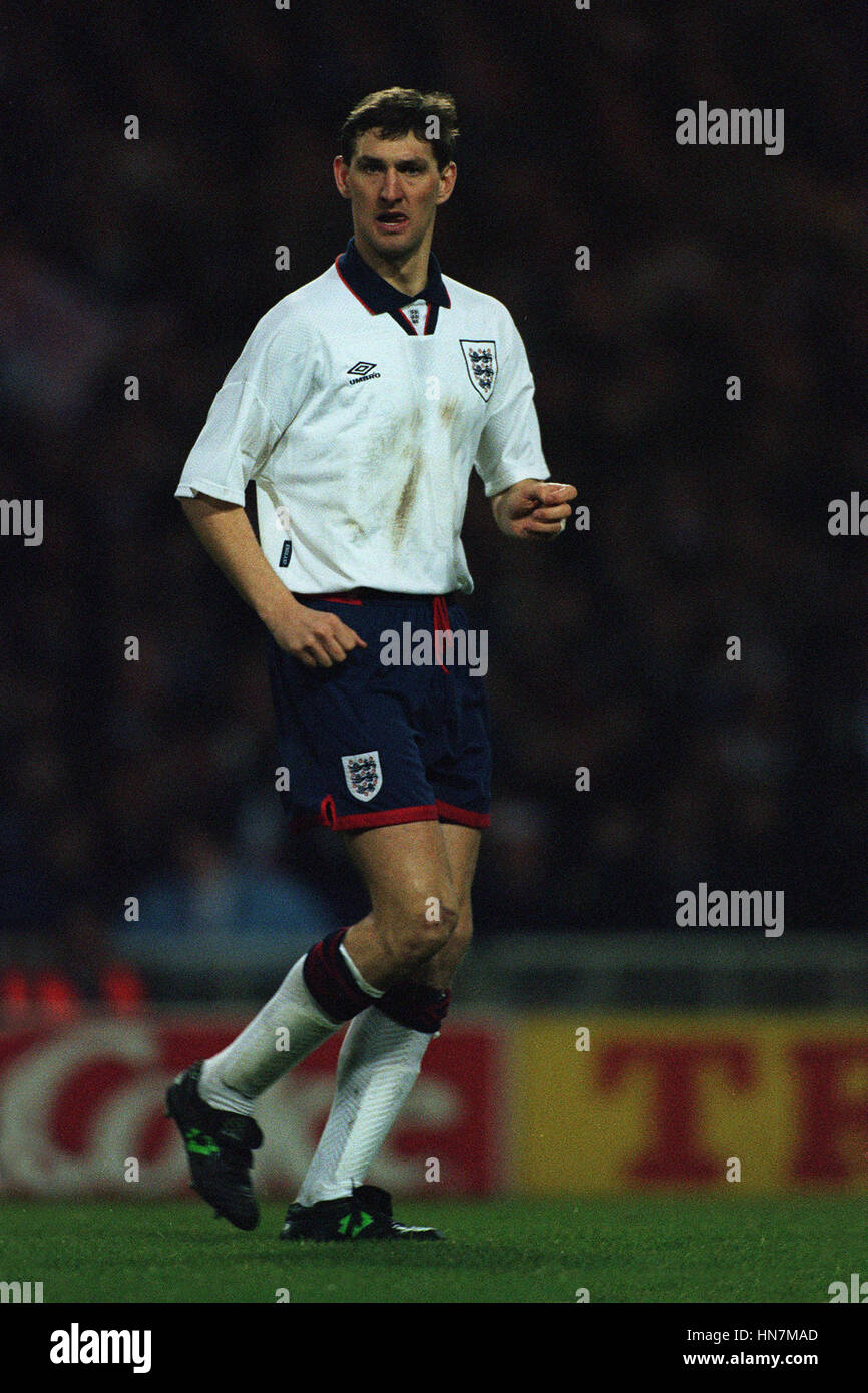 Tony adams england hi-res stock photography and images - Alamy