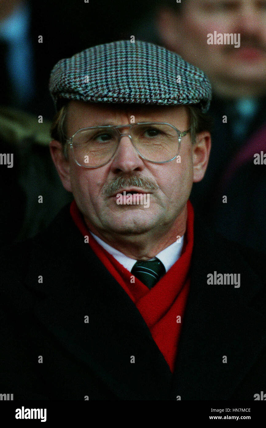 FERGUS MCCANN GLASGOW CELTIC CHIEF EXECUTIVE 28 March 1994 Stock Photo ...