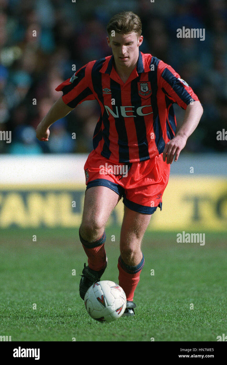 MATTHEW JACKSON EVERTON FC 07 April 1994 Stock Photo - Alamy
