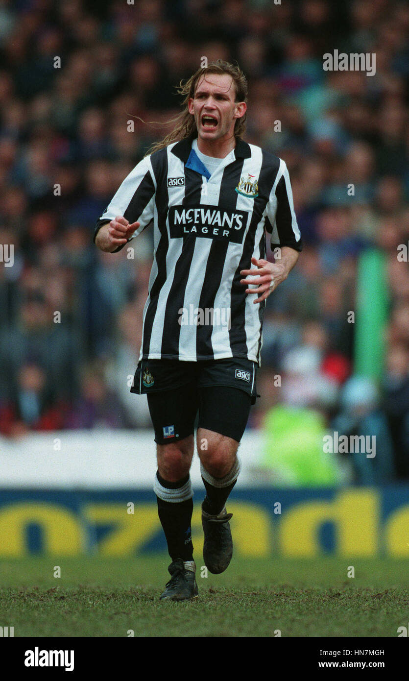 DARREN PEACOCK NEWCASTLE UNITED FC 12 April 1994 Stock Photo - Alamy