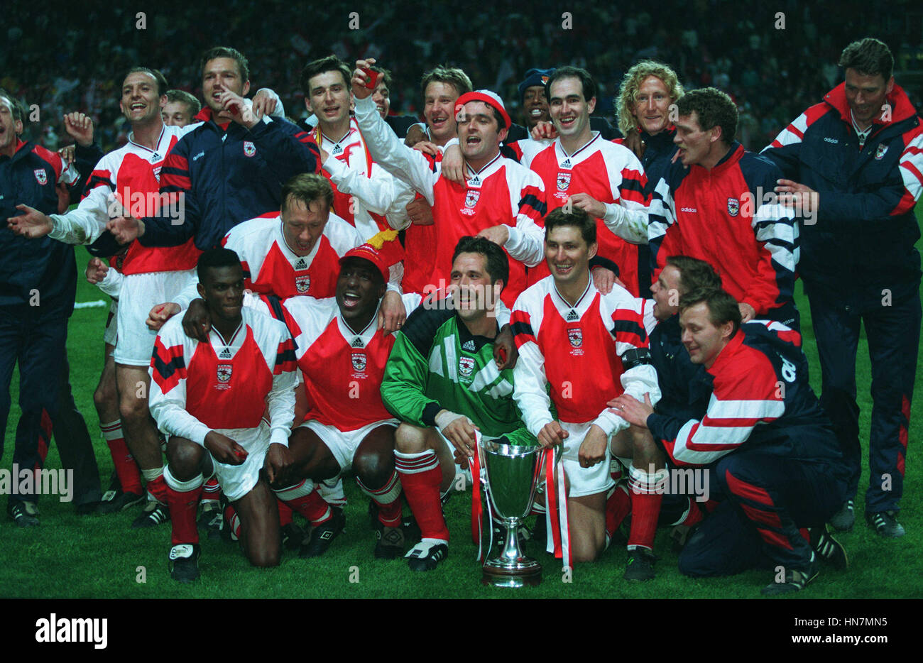 ARSENAL TEAM CELEBRATIONS CUP WINNERS CUP FINAL 09 May 1994 Stock Photo ...