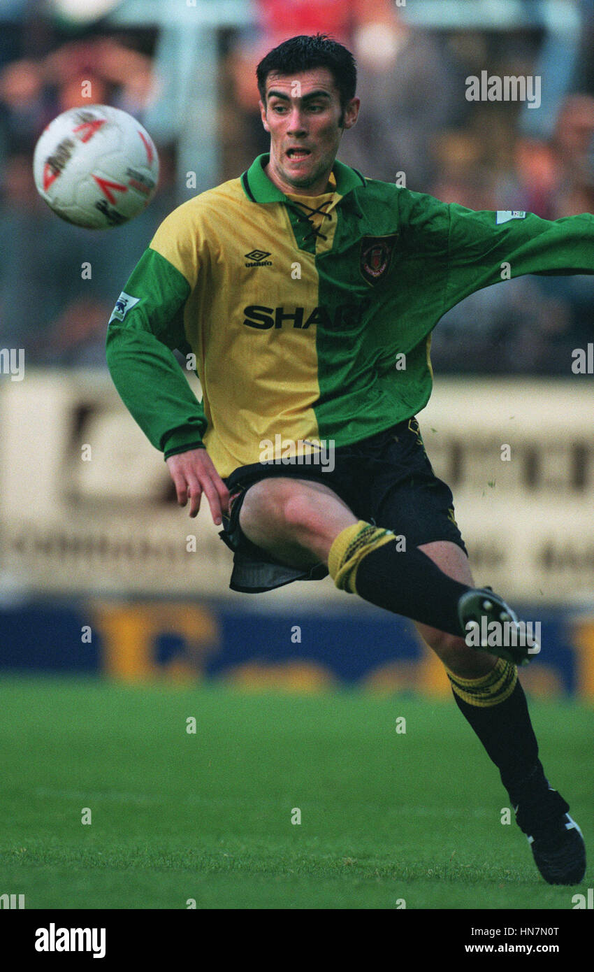 KEITH GILLESPIE MANCHESTER UNITED FC 27 July 1994 Stock Photo - Alamy