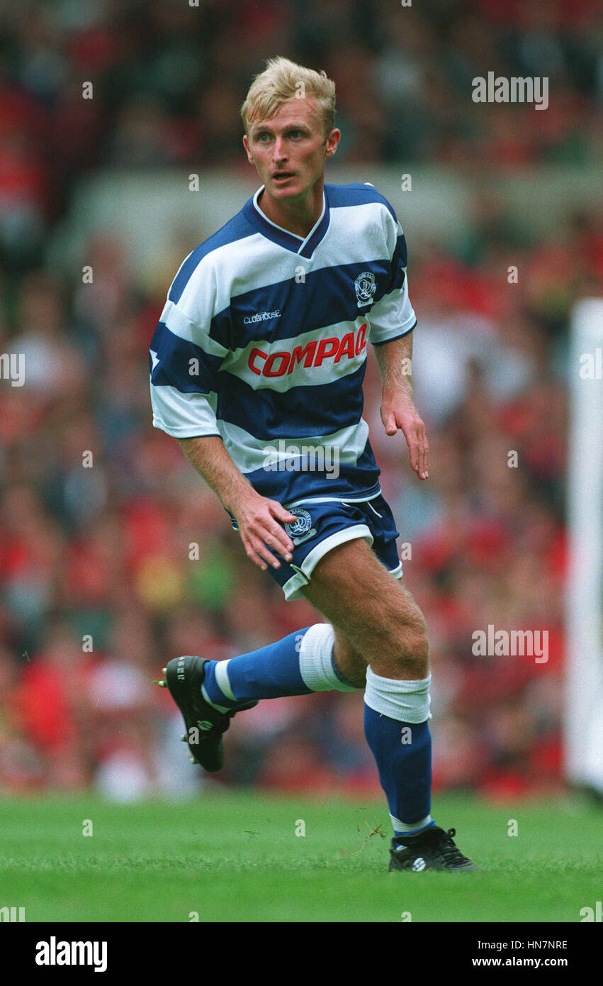STEVE YATES QUEENS PARK RANGERS FC 22 August 1994 Stock Photo - Alamy