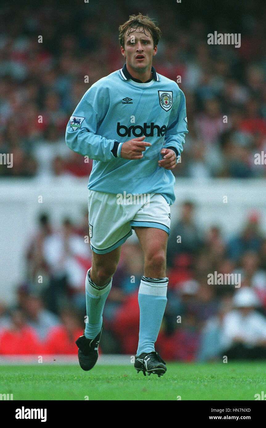 NICKY SUMMERBEE MANCHESTER CITY FC 24 August 1994 Stock Photo - Alamy