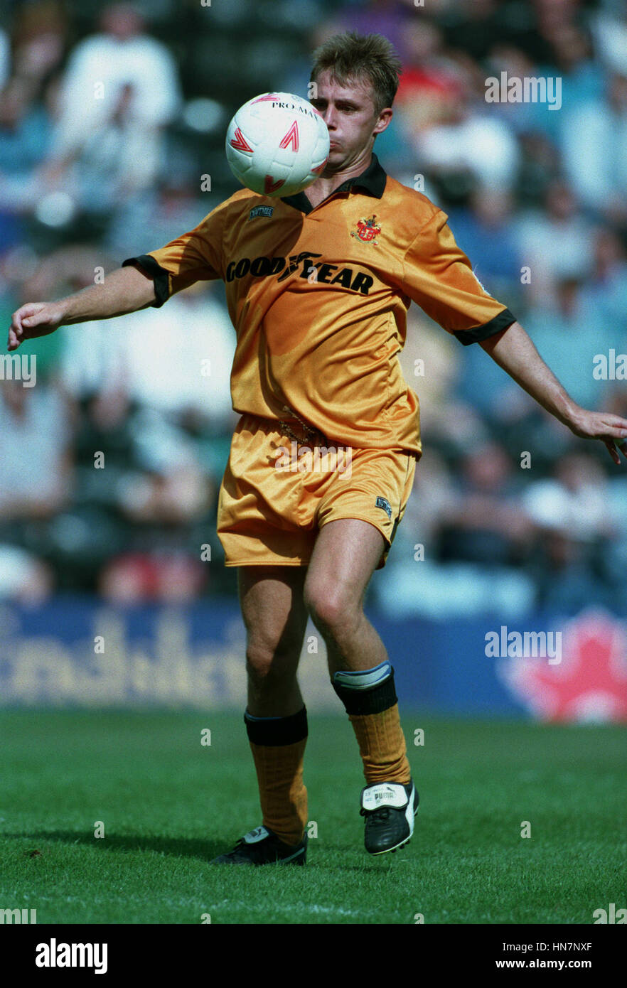 DAVID KELLY WOLVERHAMPTON WANDERERS FC 24 August 1994 Stock Photo - Alamy