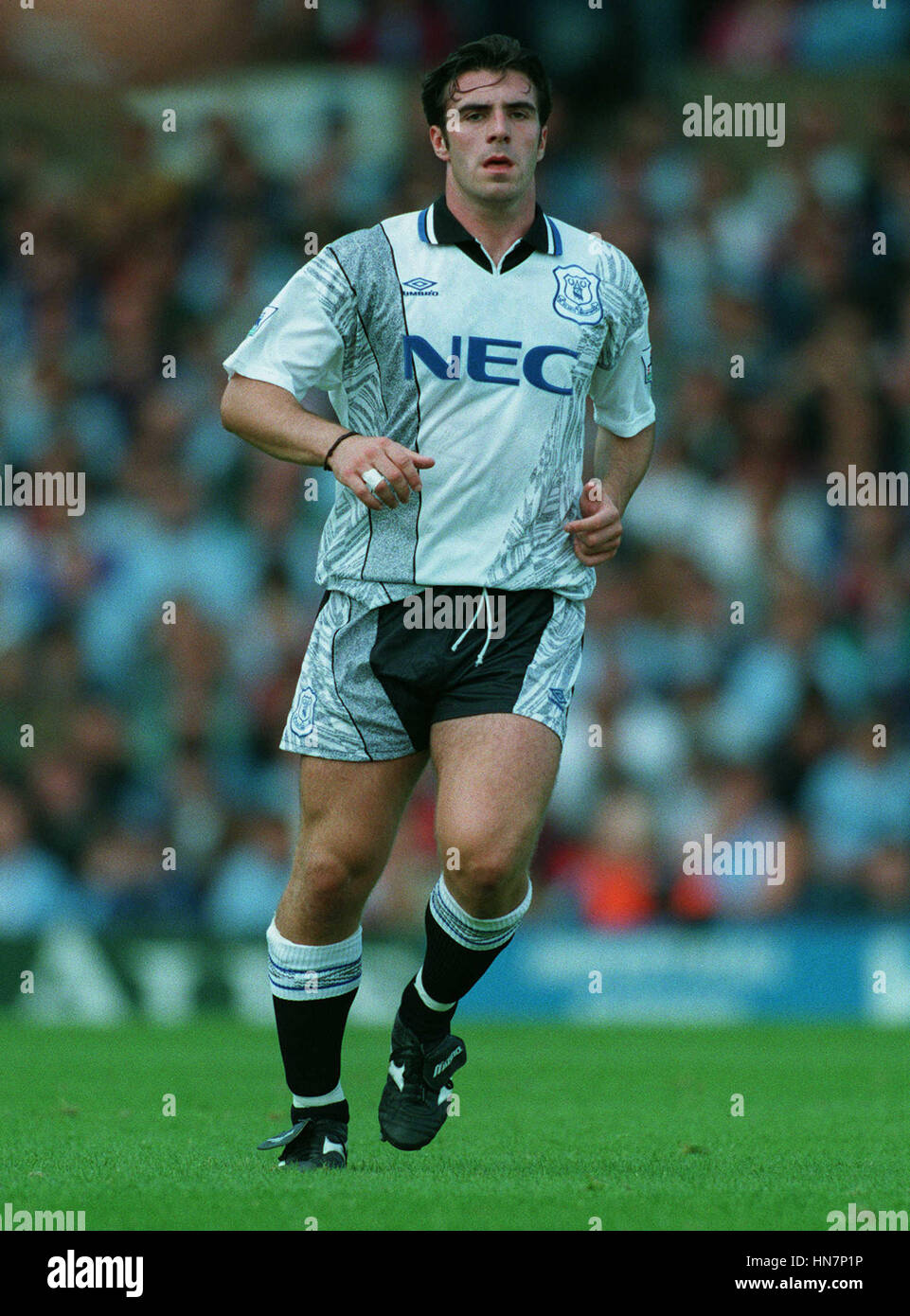 DAVID UNSWORTH EVERTON FC 30 August 1994 Stock Photo - Alamy