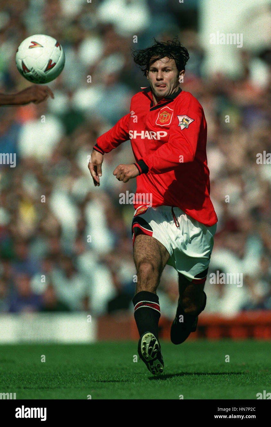 Ryan giggs manchester united 1994 hi-res stock photography and images ...