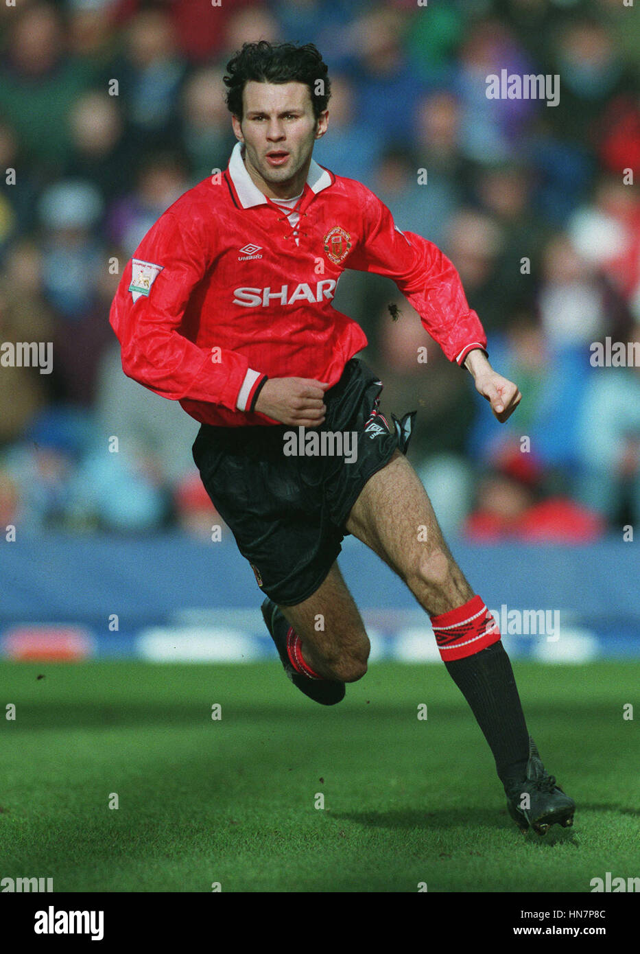 Ryan giggs manchester united 1994 hi-res stock photography and images ...