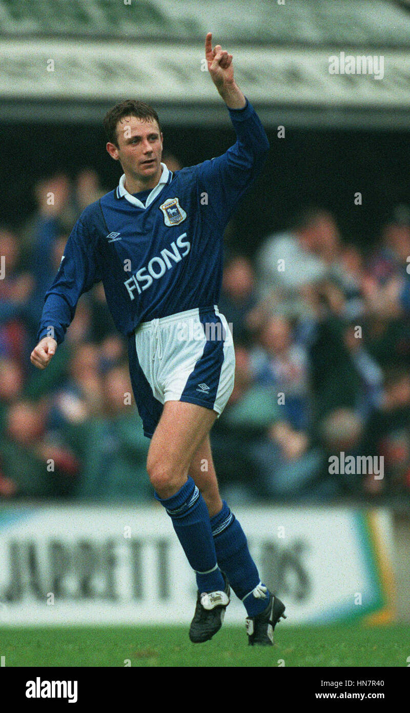 STEVE SEDGLEY SALUTES CROWD IPSWICH V MANCHESTER UTD FC 24 September ...