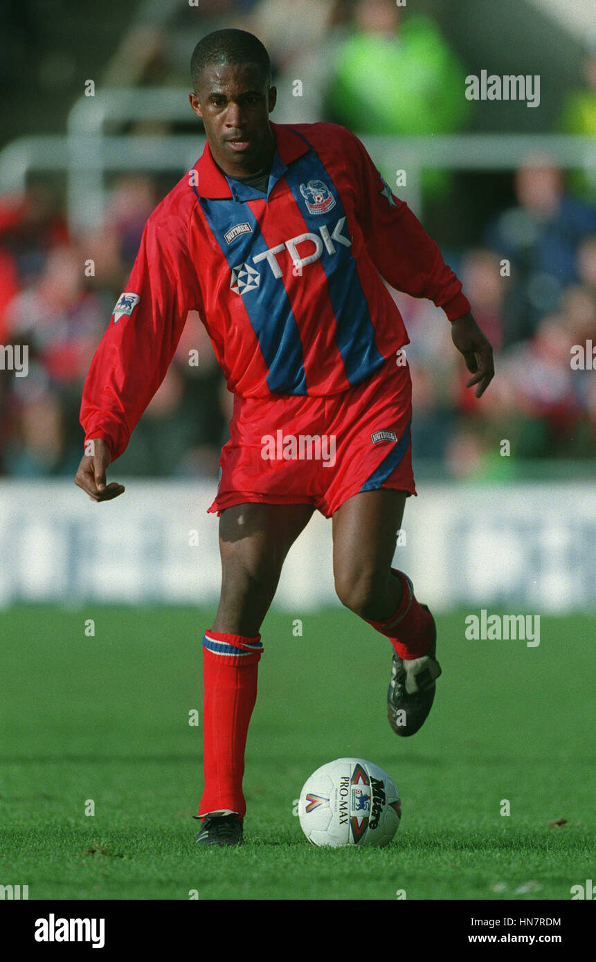 DEAN GORDON CRYSTAL PALACE FC 28 December 1994 Stock Photo - Alamy
