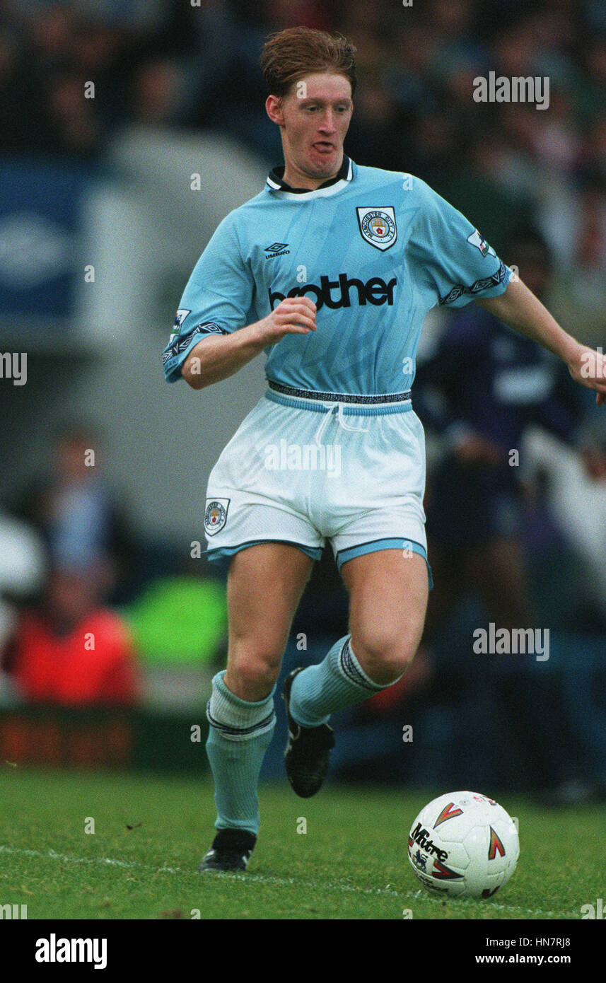 STEVE LOMAS MANCHESTER CITY FC 25 October 1994 Stock Photo - Alamy