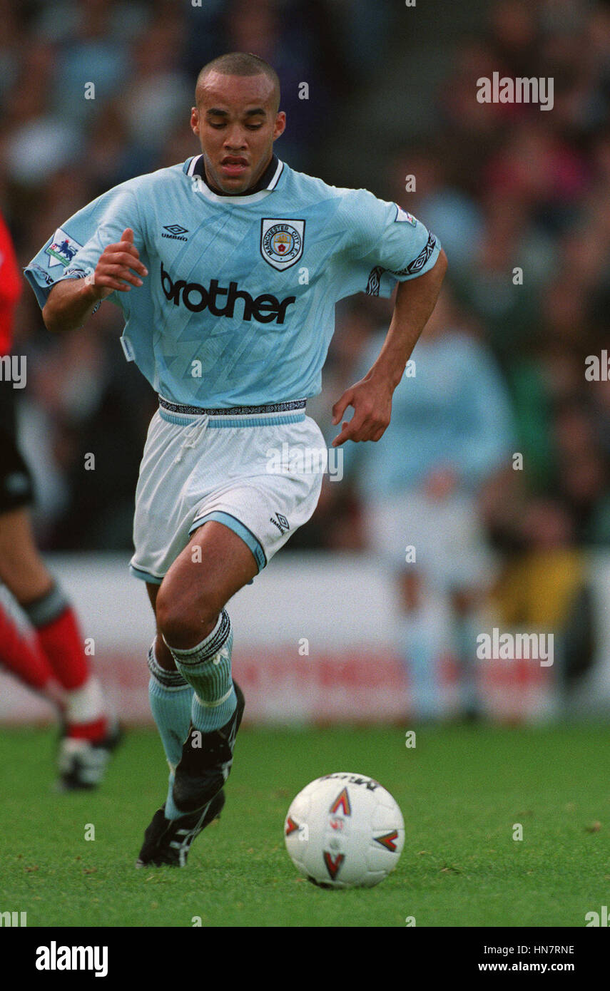 RICHARD EDGEHILL MANCHESTER CITY FC 27 October 1994 Stock Photo - Alamy