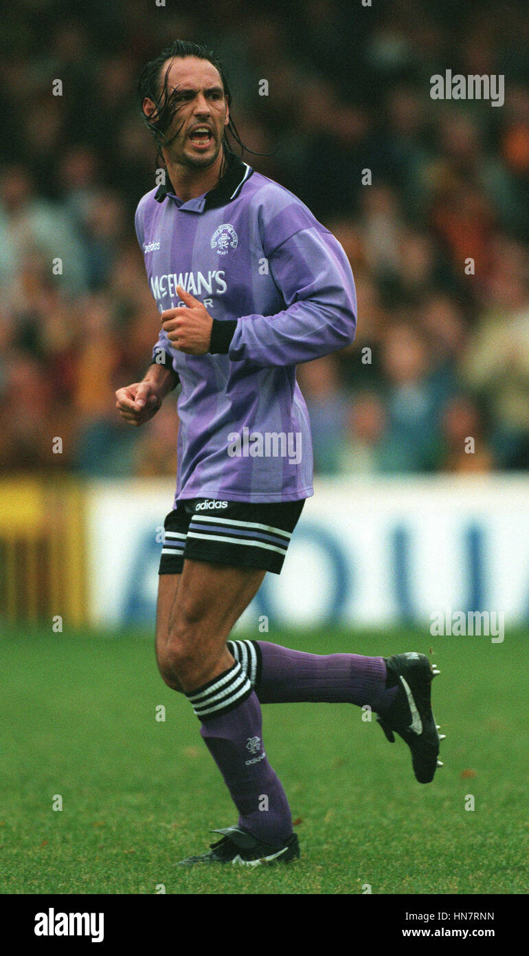 MARK HATELEY GLASGOW RANGERS FC 28 October 1994 Stock Photo - Alamy