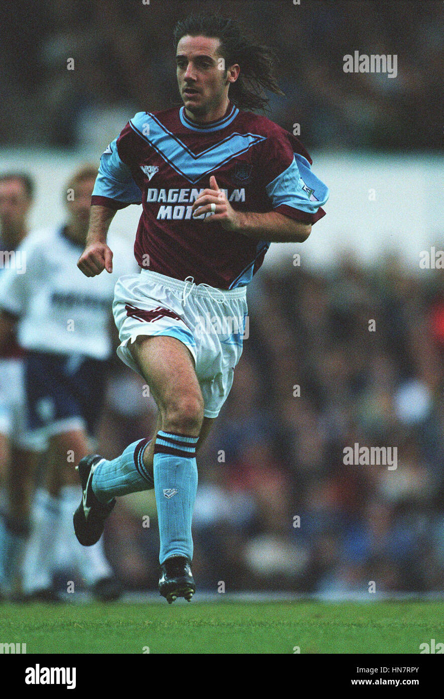 IAN BISHOP WEST HAM UNITED FC 31 October 1994 Stock Photo - Alamy