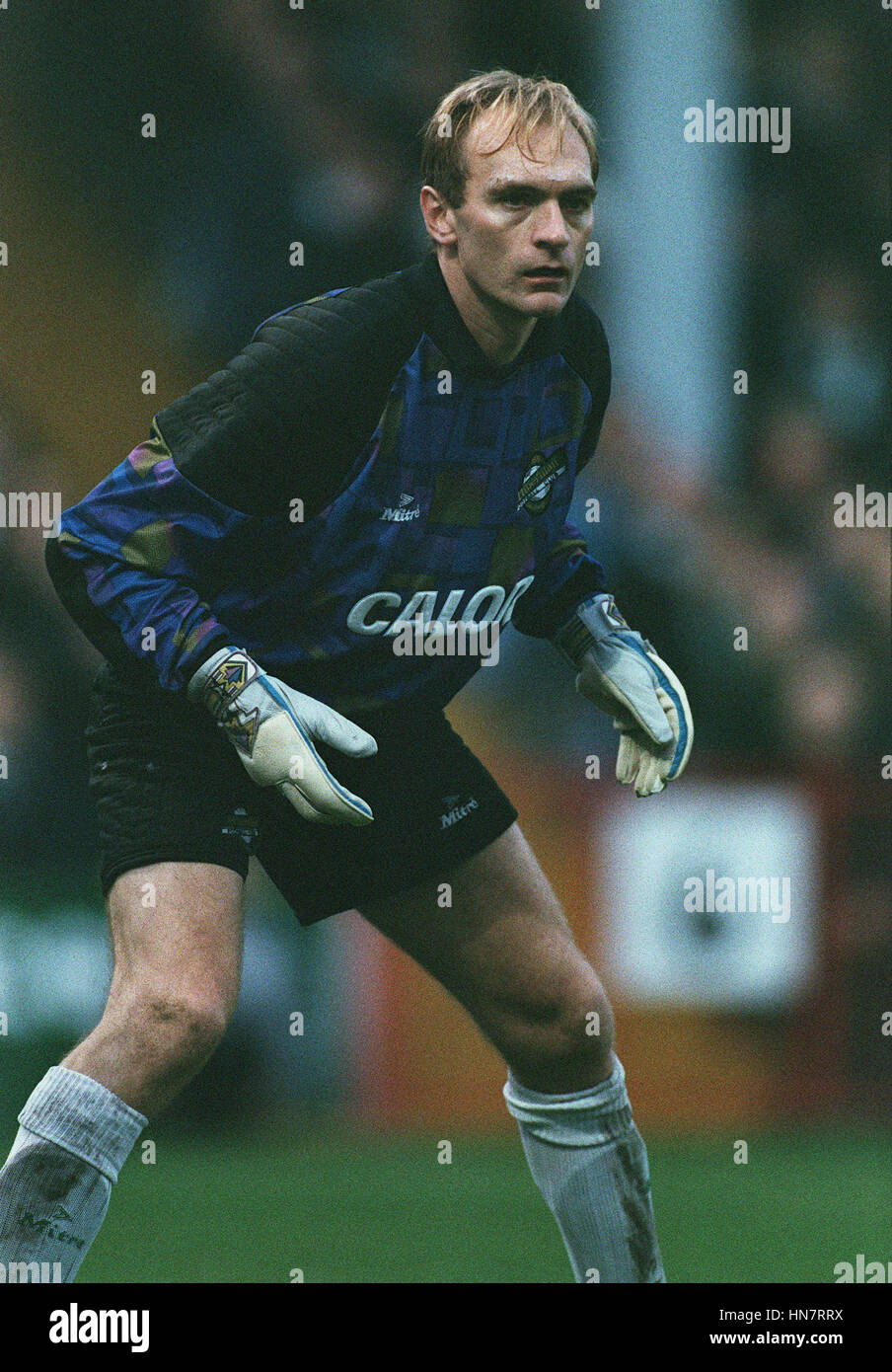 JIM LEIGHTON HIBERNIAN F.C 01 November 1994 Stock Photo - Alamy