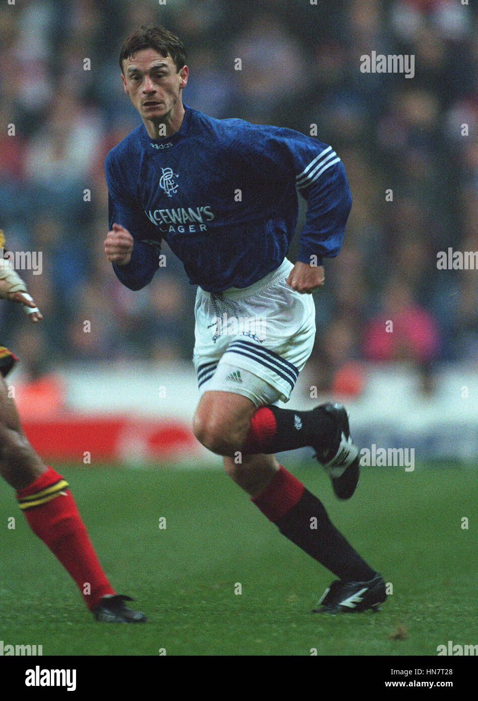 DAVID ROBERTSON GLASGOW RANGERS FC 07 November 1994 Stock Photo - Alamy
