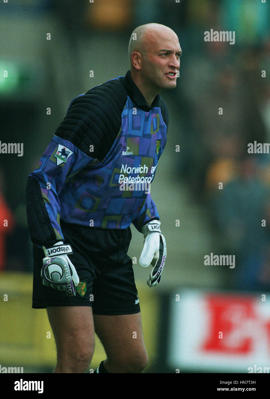 BRYAN GUNN NORWICH CITY FC 07 November 1994 Stock Photo - Alamy