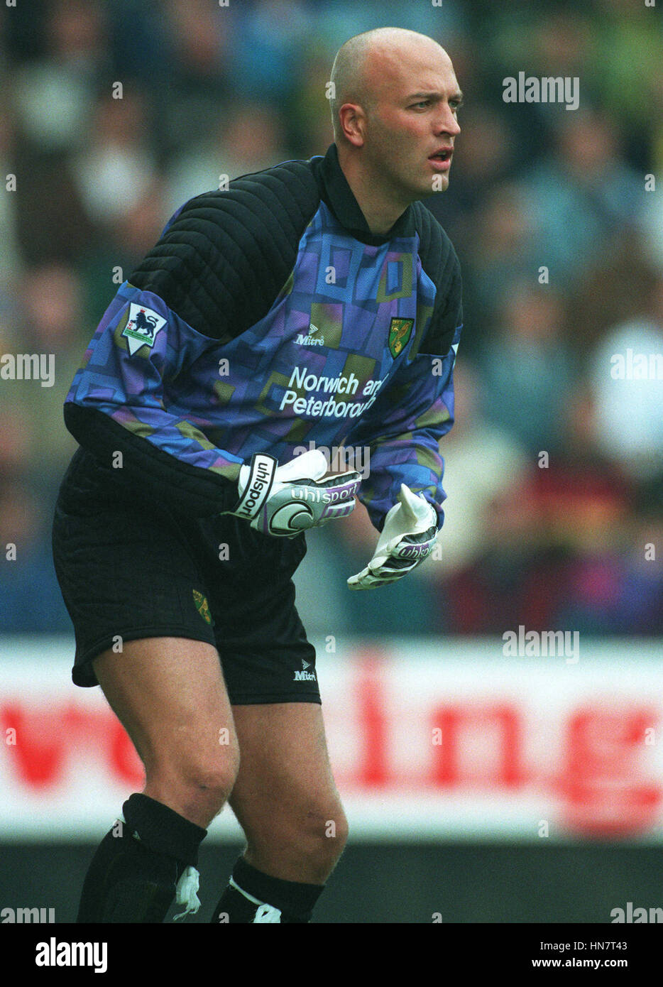 Bryan Gunn Norwich High Resolution Stock Photography and Images - Alamy