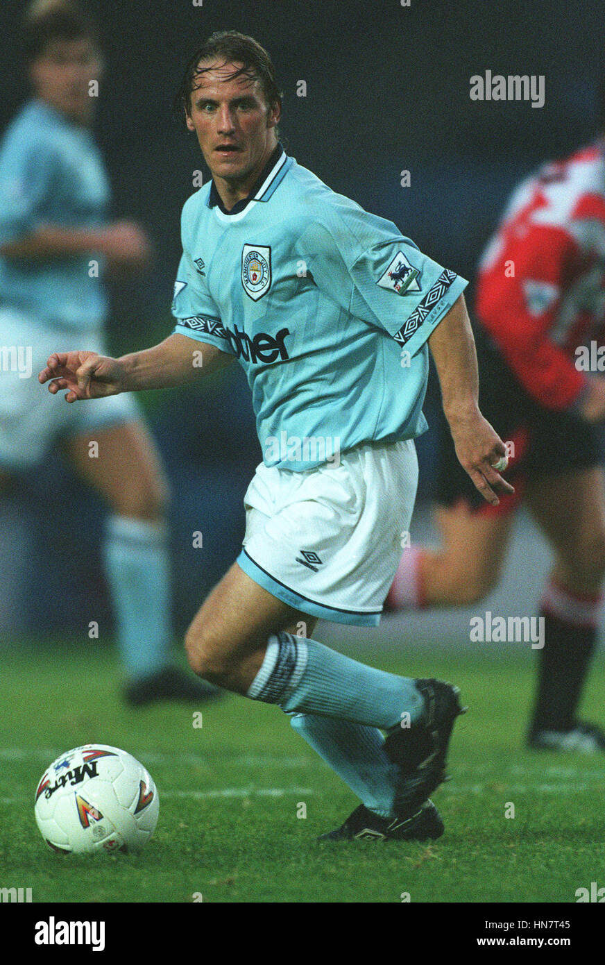 PAUL WALSH MANCHESTER CITY FC 08 November 1994 Stock Photo - Alamy