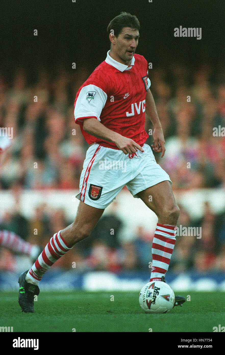 TONY ADAMS ARSENAL FC 08 November 1994 Stock Photo - Alamy