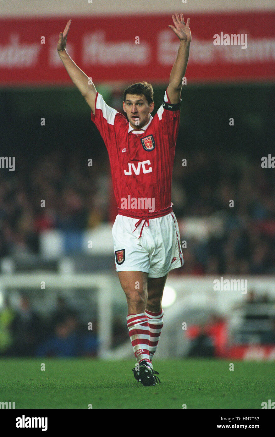 TONY ADAMS ARSENAL FC 08 November 1994 Stock Photo - Alamy