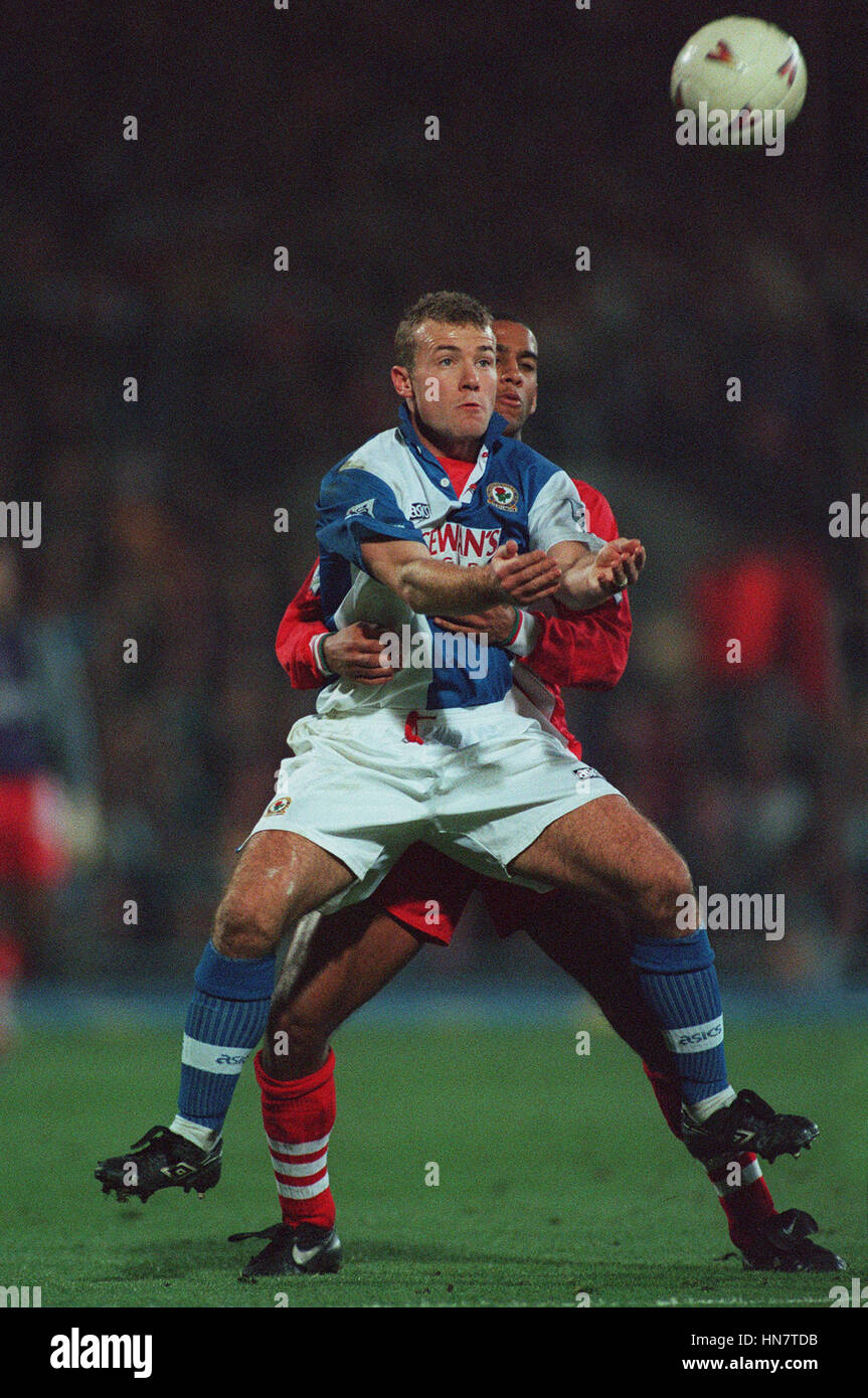 Alan shearer 1994 hi-res stock photography and images - Alamy