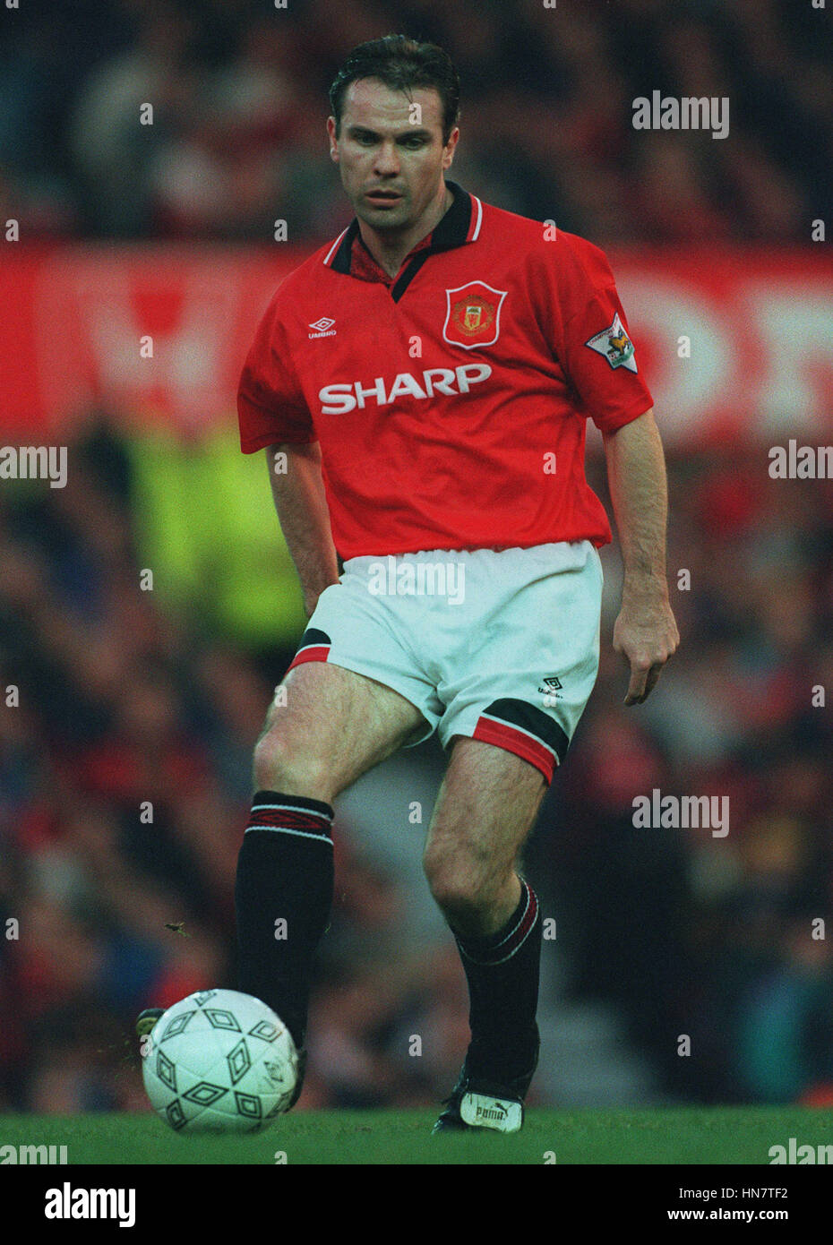 BRIAN MCCLAIR MANCHESTER UNITED FC 05 December 1994 Stock Photo - Alamy
