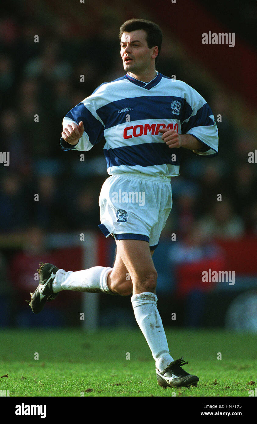 STEVE HODGE QUEENS PARK RANGERS 28 December 1994 Stock Photo - Alamy