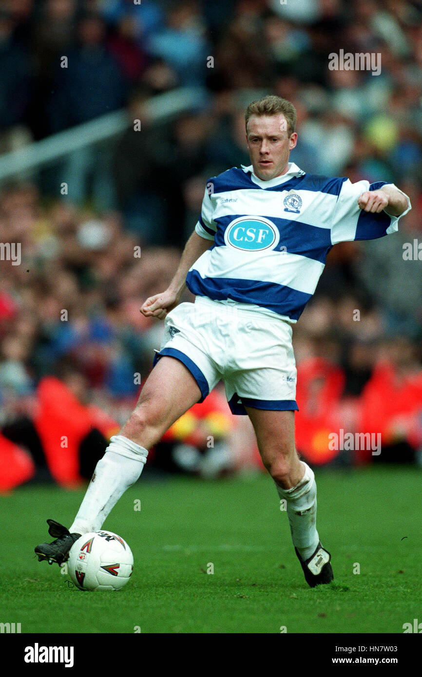 SIMON BARKER QUEENS PARK RANGERS FC 18 April 1994 Stock Photo - Alamy