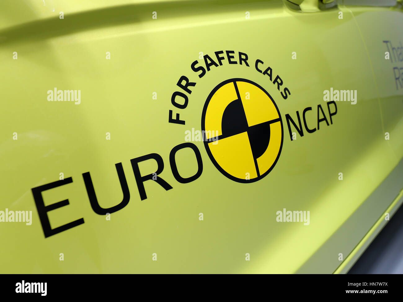 Cars crash testing hi-res stock photography and images - Alamy