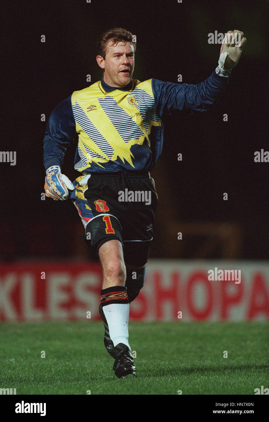 ANDY GORAM SCOTLAND & GLASGOW RANGERS FC 17 November 1994 Stock Photo ...