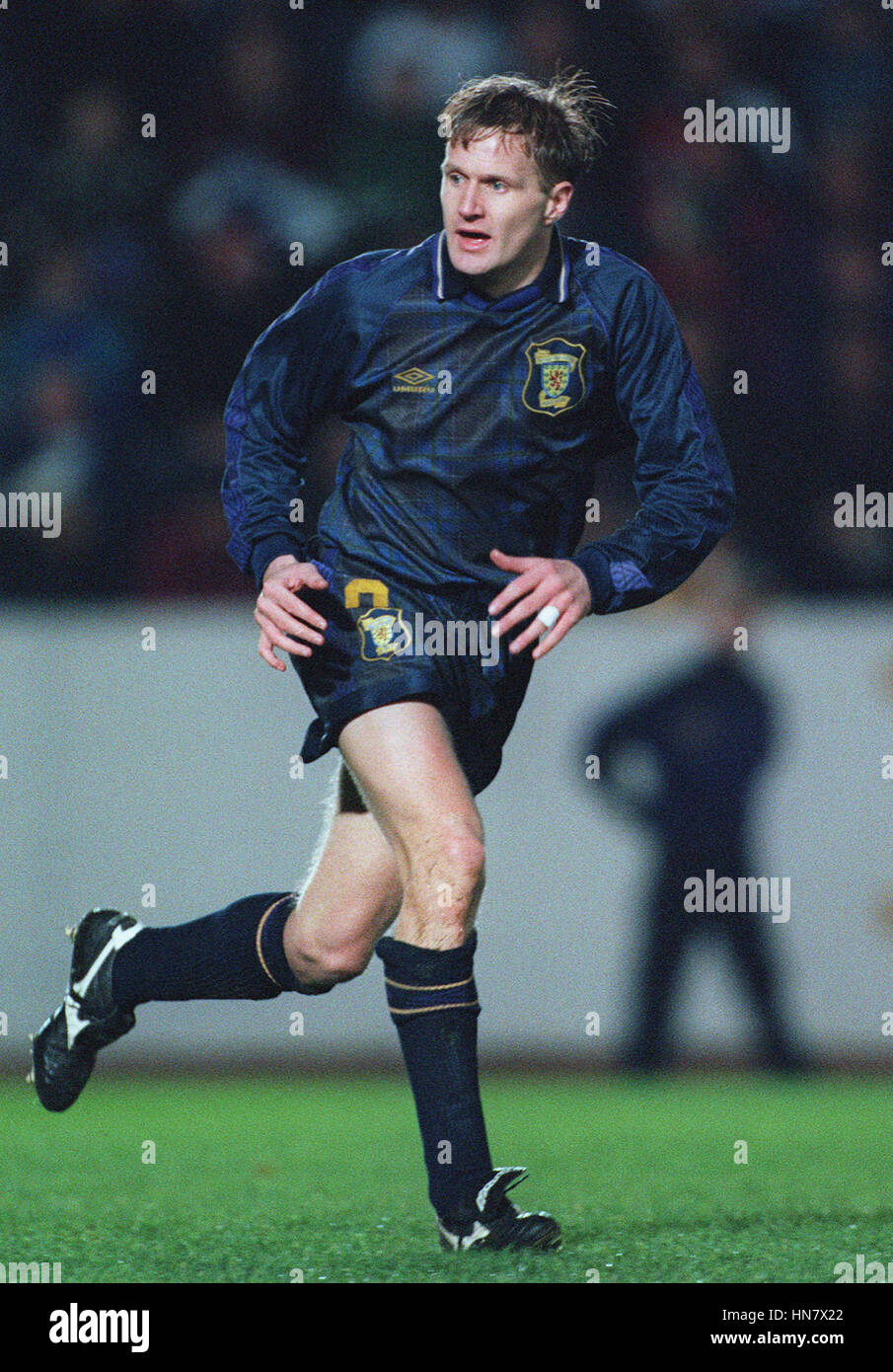 STEWART MCKIMMIE SCOTLAND & ABERDEEN FC 17 November 1994 Stock Photo ...