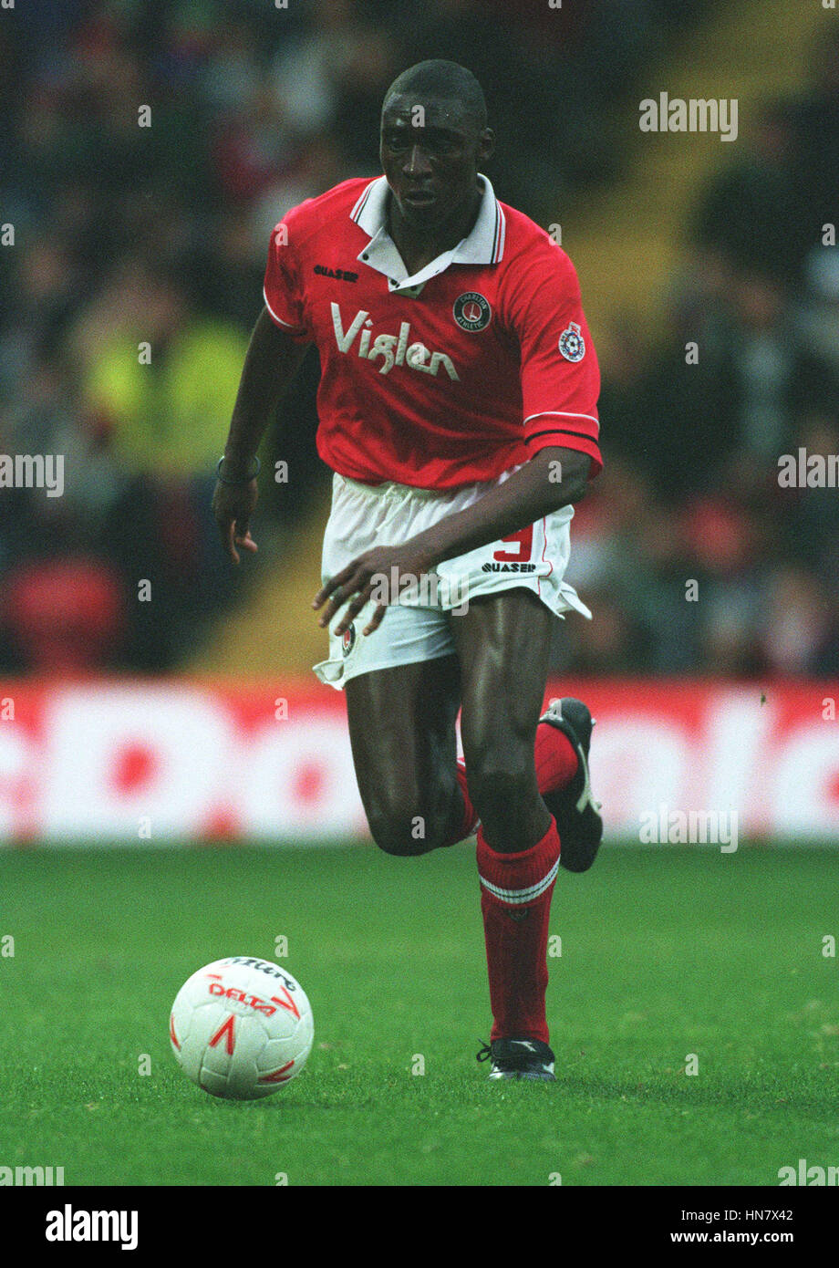 CARL LEABURN CHARLTON ATHLETIC FC 18 November 1994 Stock Photo - Alamy