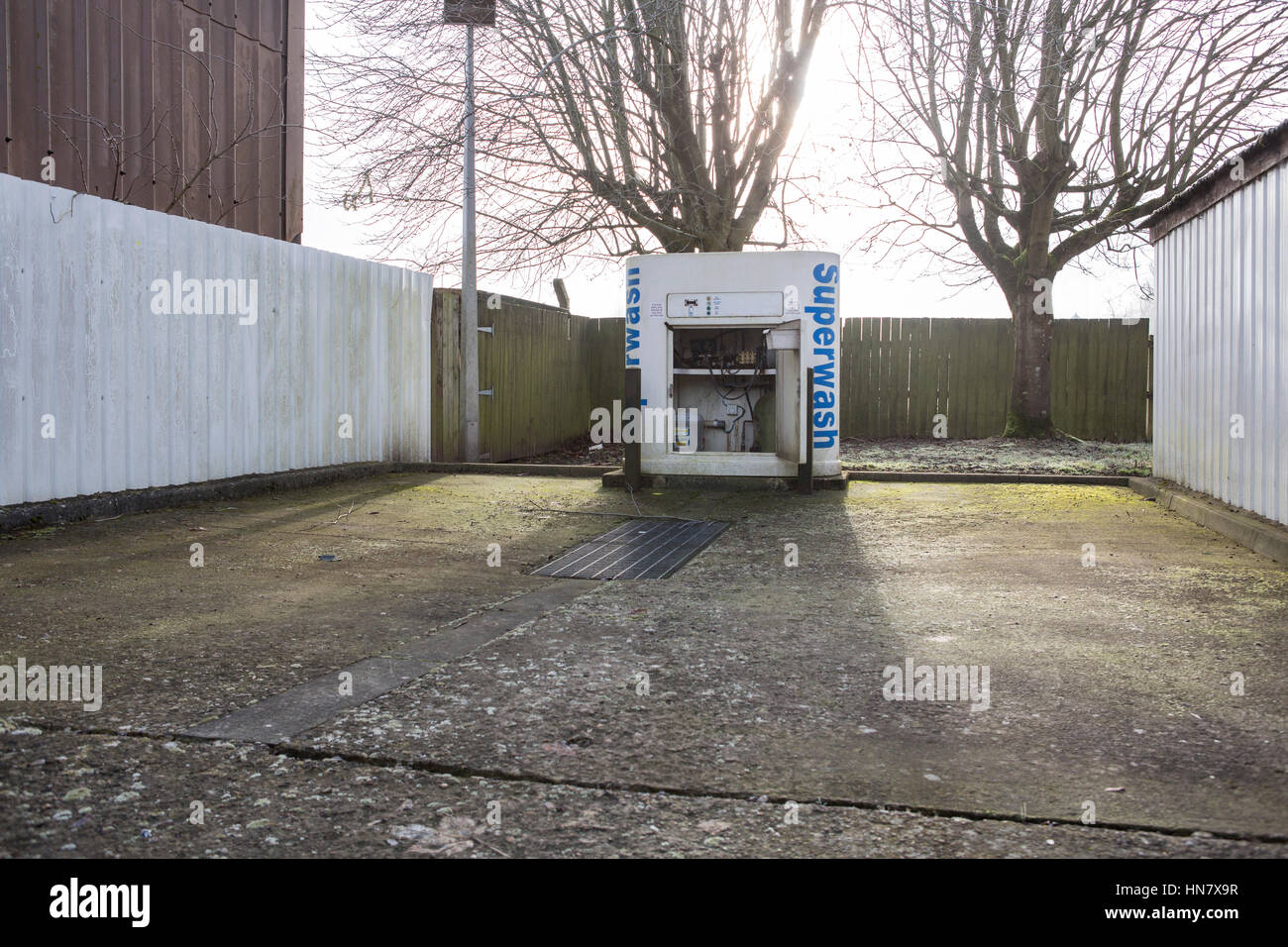 Old run down and deserted garage Stock Photo - Alamy