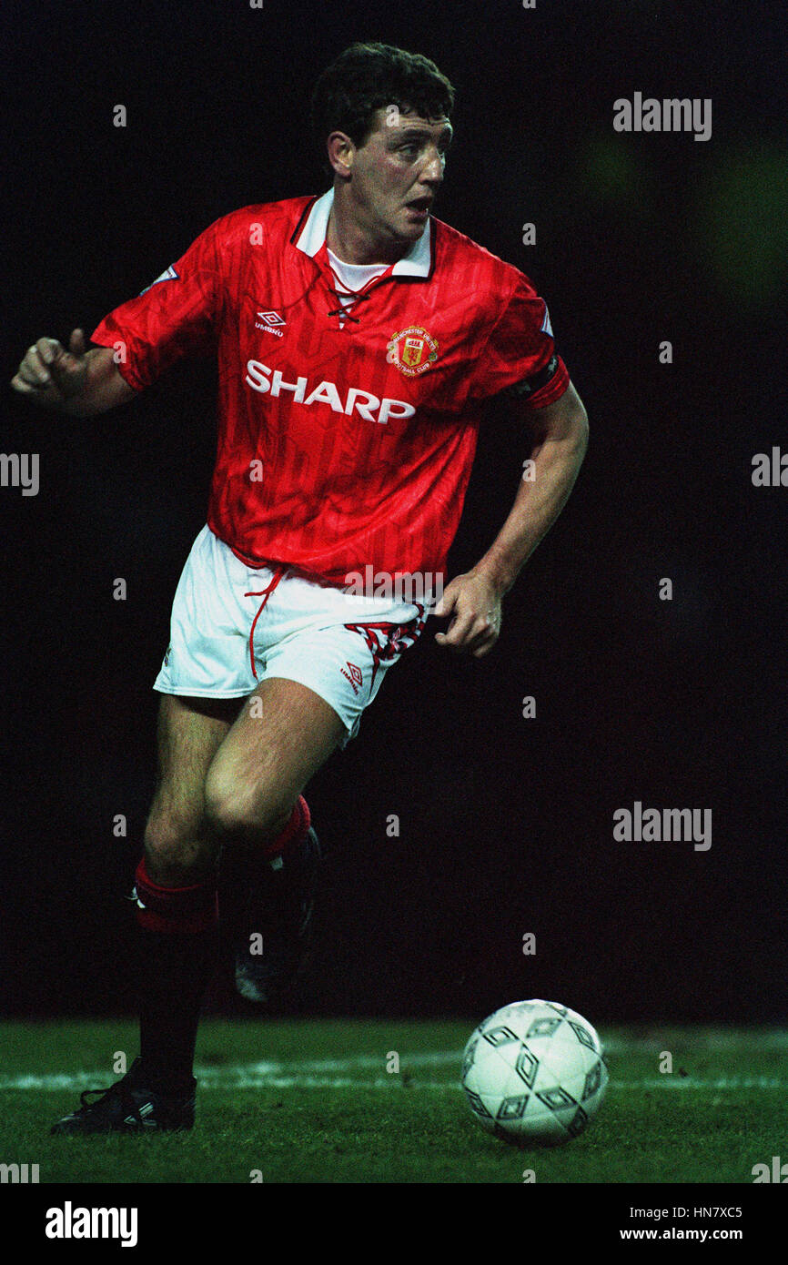 STEVE BRUCE MANCHESTER UNITED FC 24 March 1994 Stock Photo - Alamy
