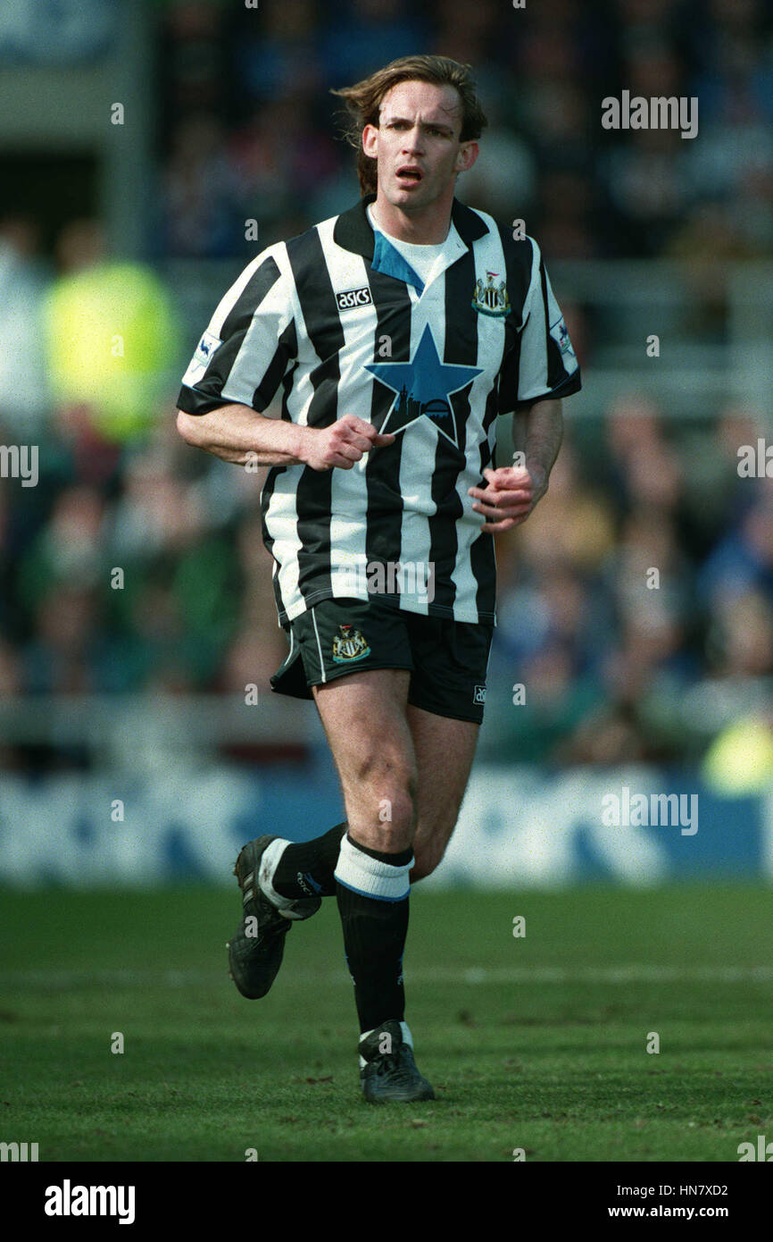 DARREN PEACOCK NEWCASTLE UNITED FC 05 April 1994 Stock Photo - Alamy