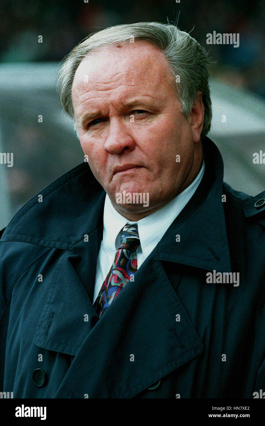 RON ATKINSON ASTON VILLA FC MANAGER 10 April 1994 Stock Photo - Alamy