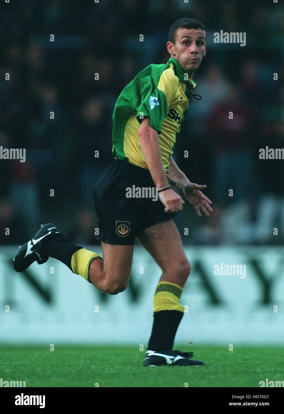 SIMON DAVIES MANCHESTER UNITED FC 27 July 1994 Stock Photo - Alamy