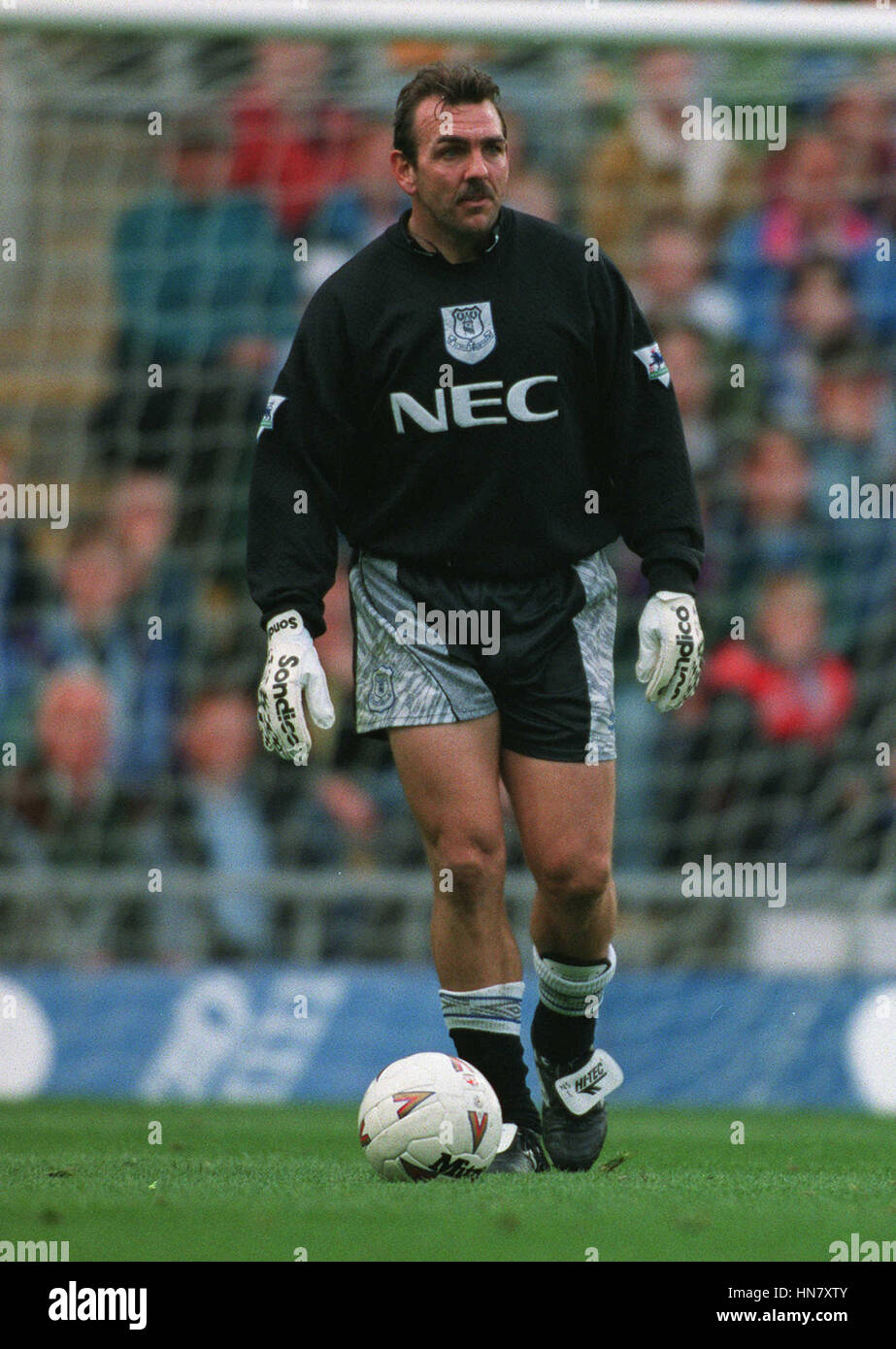 NEVILLE SOUTHALL EVERTON FC 13 September 1994 Stock Photo - Alamy