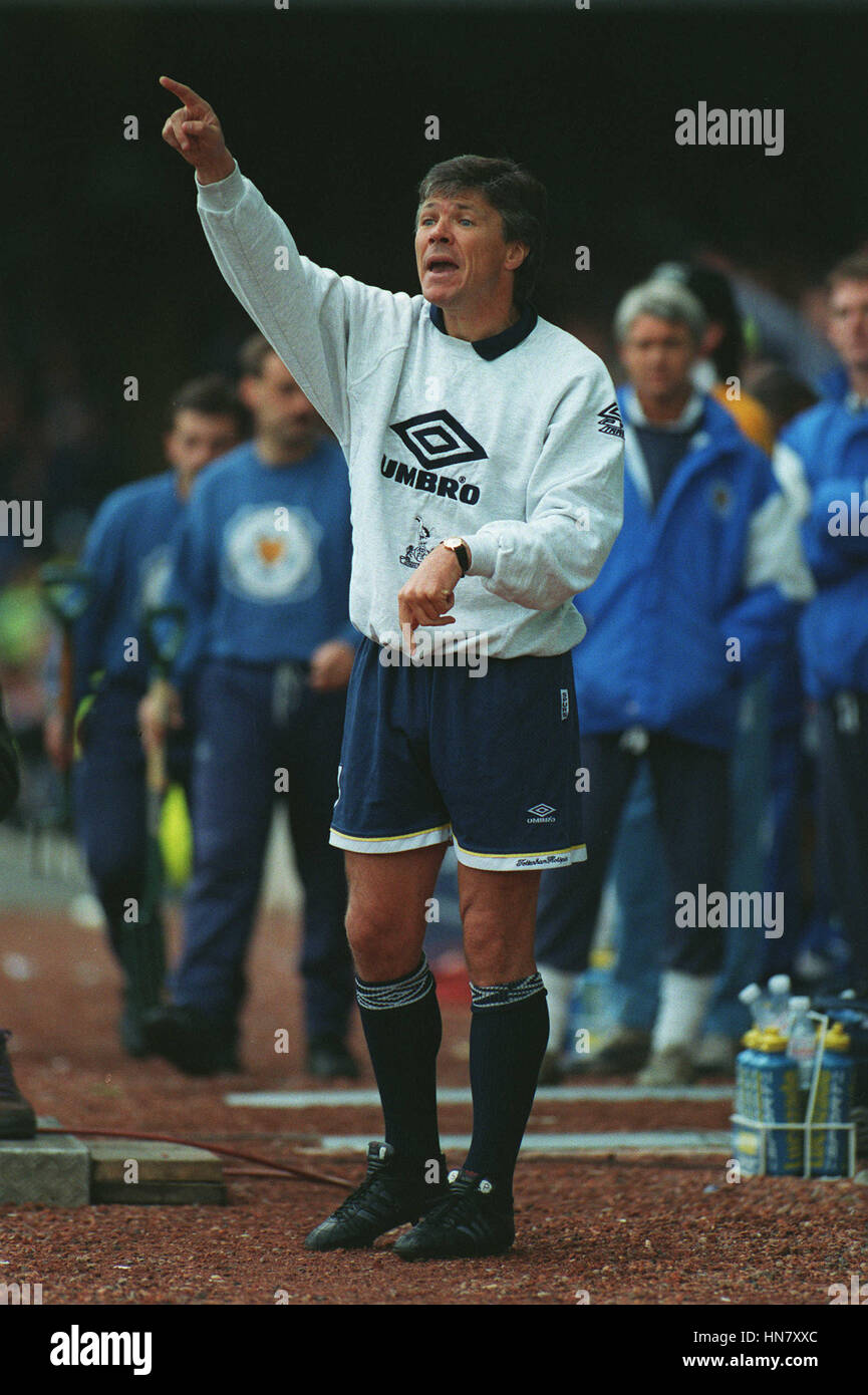 Steve Perryman High Resolution Stock Photography and Images - Alamy