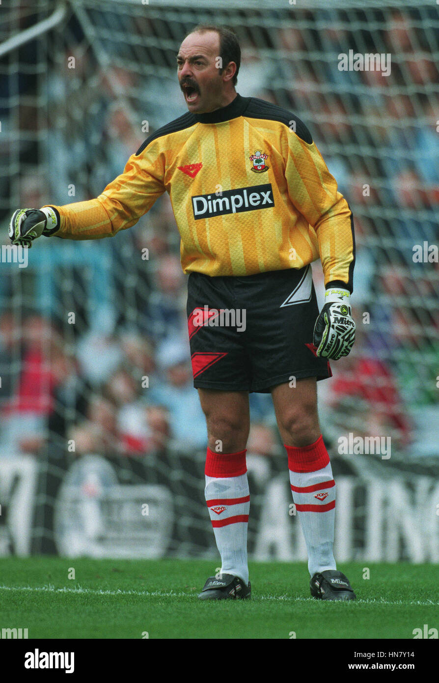 BRUCE GROBBELAAR SOUTHAMPTON FC 26 September 1994 Stock Photo - Alamy